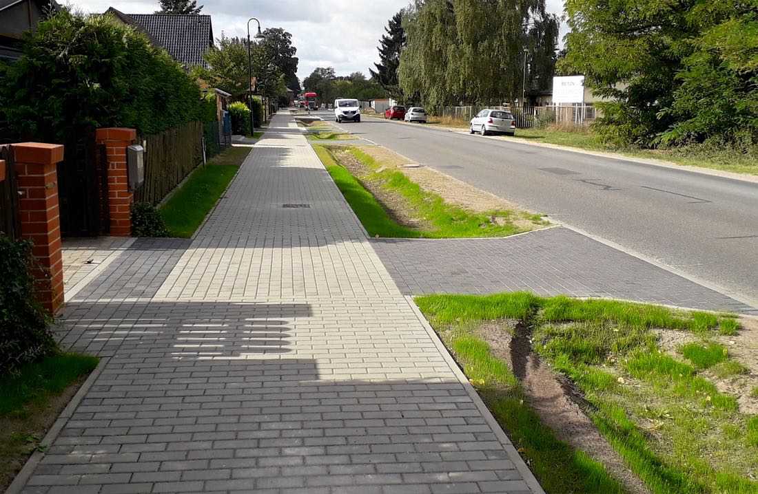 Bernau: Der Gehweg an der Albertshofer Chaussee ist fertig